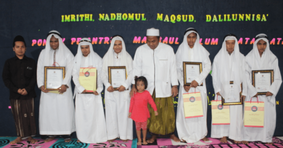 6 Anggota ISKAB I’lan Kitab Al-fiyah ibnu Malik - Mambaul Ulum Bata-Bata